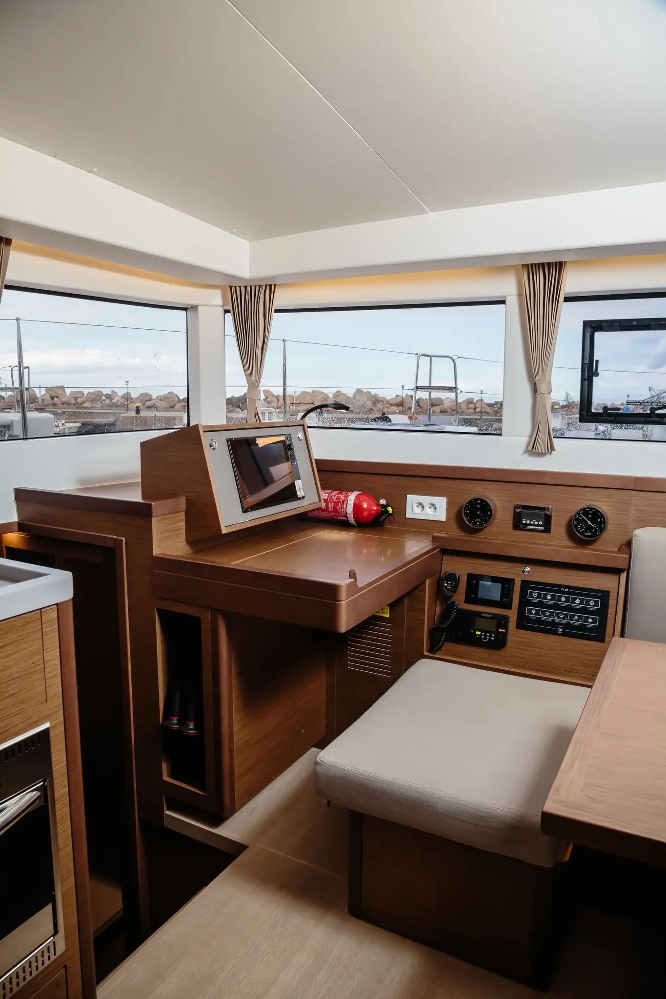 Rental of Catamaran Mascalzone Lametino - Comfort line en Salerno ...